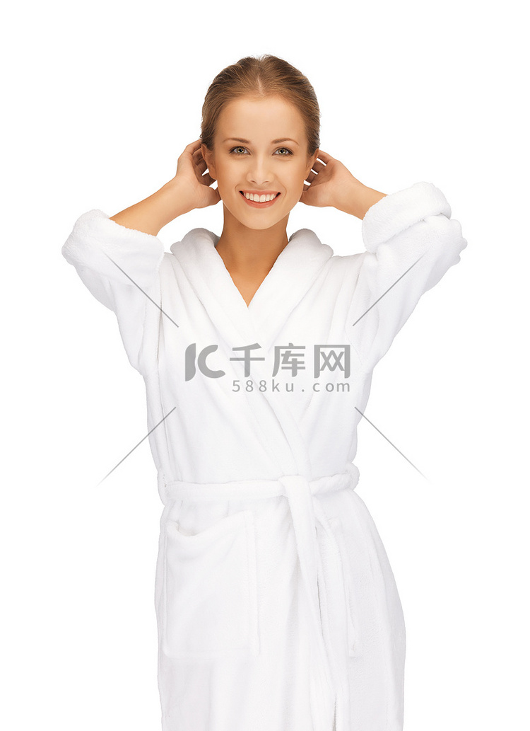 穿着白色浴袍的漂亮女人高清摄影大图-千库网
