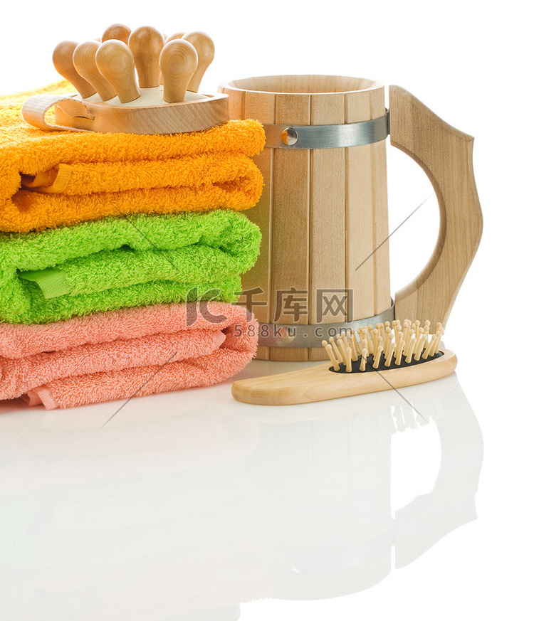 带木制物品的毛巾高清摄影大图-千库网