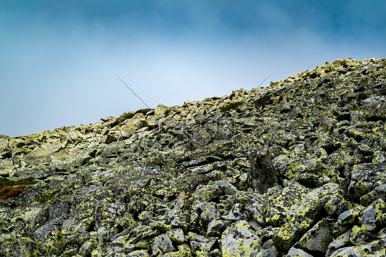 俯瞰罗马尼亚野生 Retezat 国家公园高清摄影大图-千库网