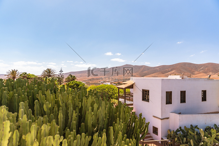 传统建筑改建为 Majorero 奶酪博物馆，位于富埃特文图拉岛内部的安提瓜。高清摄影大图-千库网