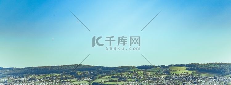 瑞士施维茨州 Wollerau 的瑞士山景、田园诗般的自然背景和完美的旅游目的地，是风景艺术印刷品的理想选择高清摄影大图-千库网