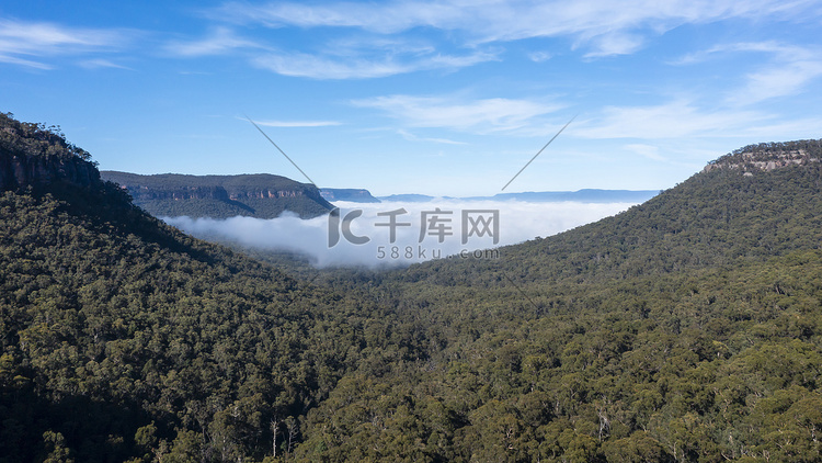 澳大利亚蓝山 Megalong 山谷雾的鸟瞰图高清摄影大图-千库网
