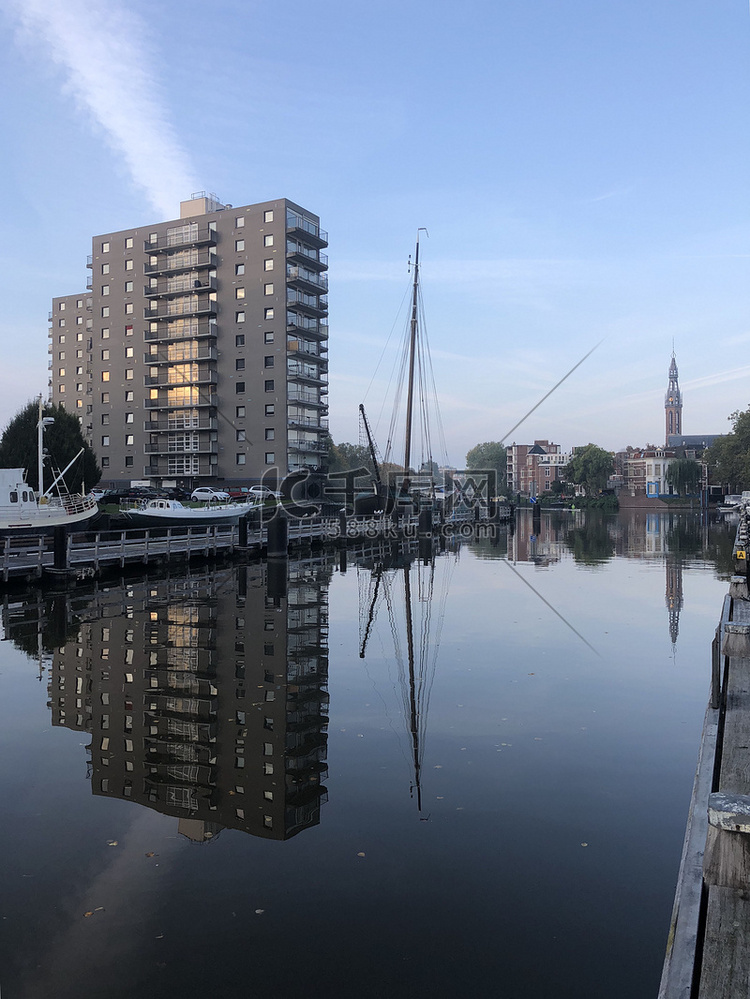 格罗宁根清晨的 Oosterhaven高清摄影大图-千库网