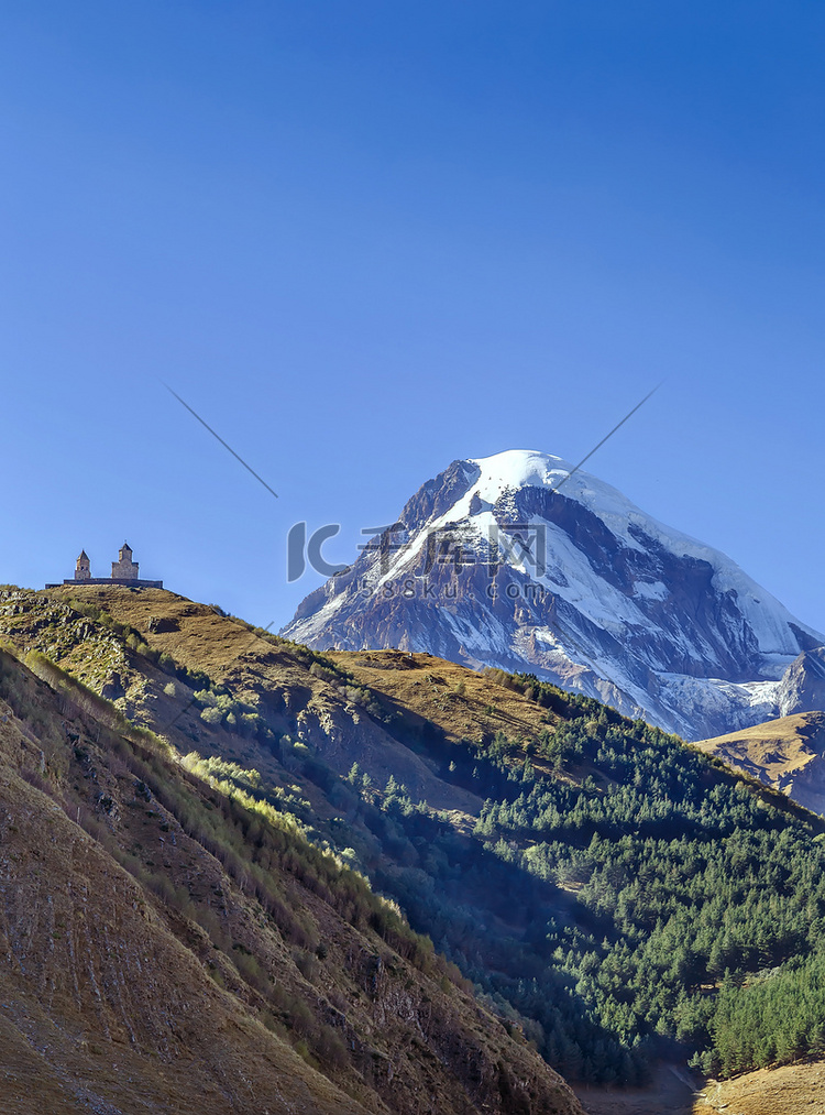 格鲁吉亚卡兹别克山高清摄影大图-千库网