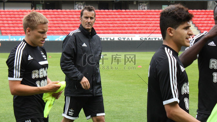 Per Joar Hansen 乔纳斯·斯文森 Tarik Elyounoussi高清摄影大图-千库网