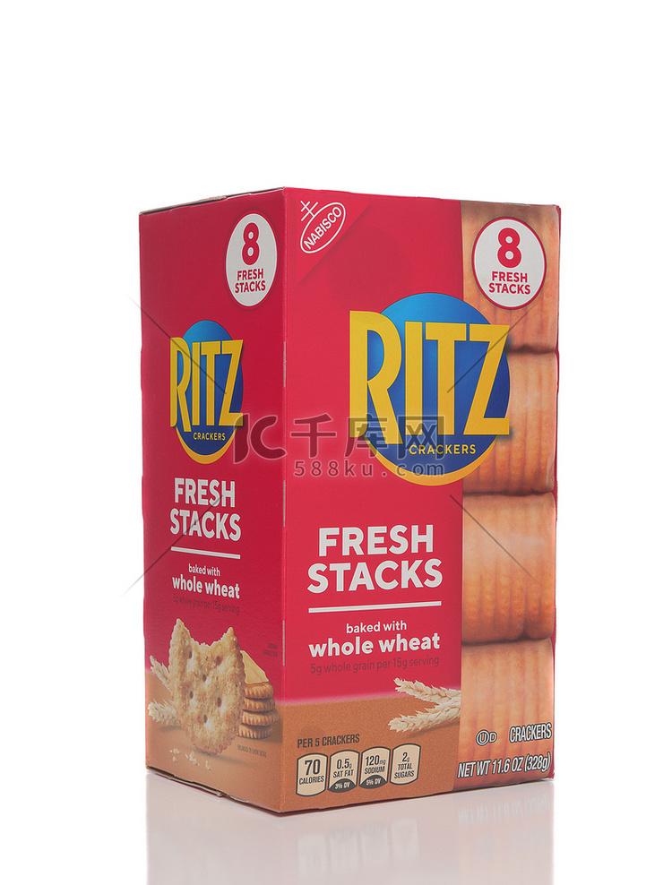加利福尼亚州尔湾市 - 2021 年 5 月 28 日：来自 Nabisco 的一盒 Ritz Fresh Stacks 全麦饼干。高清摄影大 ...
