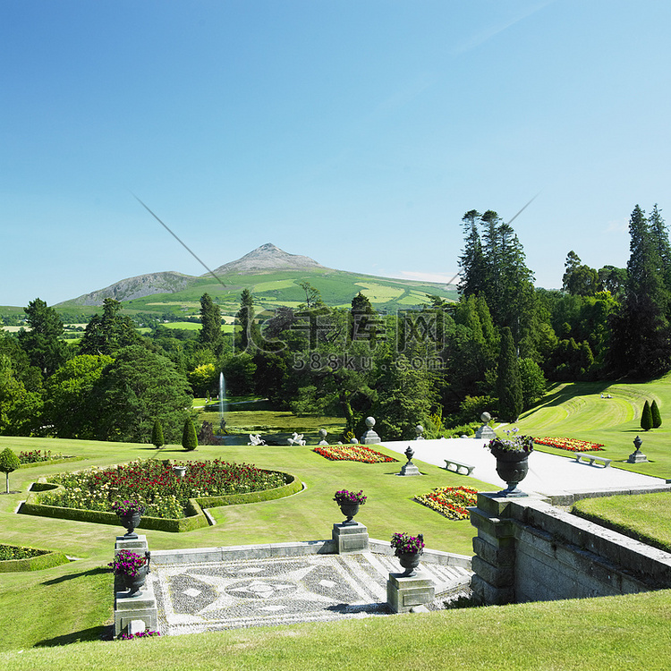 “Powerscourt 花园，甜面包山背景，Coun”高清摄影大图-千库网