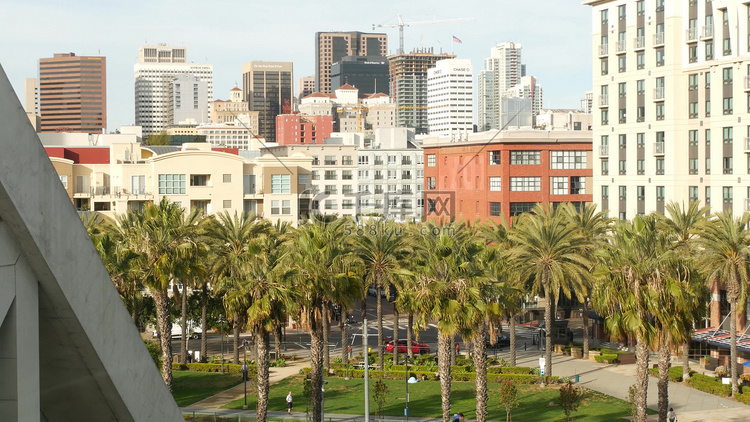 美国加利福尼亚州圣地亚哥 — 2020 年 1 月 30 日：大都市天际线、高层摩天大楼、市中心。高清摄影大图-千库网