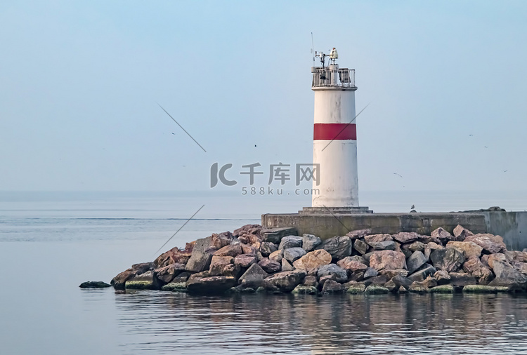 kumkapi 区马尔马拉海的鼹鼠和海景。高清摄影大图-千库网