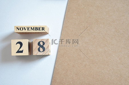 11 月 28 日，空白的白色-棕色背景。高清摄影大图-千库网