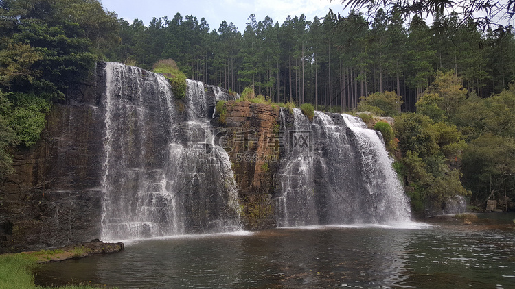 布莱德河峡谷保护区的瀑布高清摄影大图-千库网