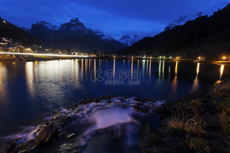 Eugenisee 湖和英格堡在 sunet高清摄影大图-千库网