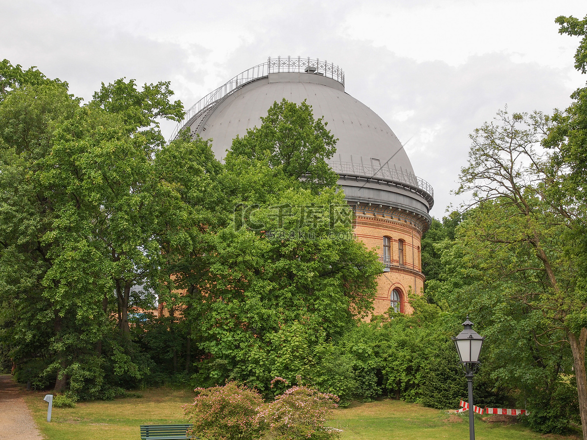 波茨坦的爱因斯坦塔高清摄影大图-千库网