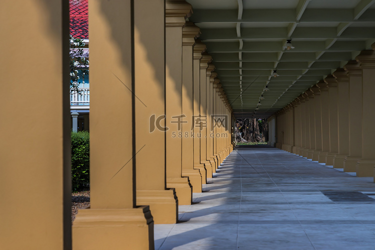 Maruek kathayawan 宫殿下的太空人行道。高清摄影大图-千库网