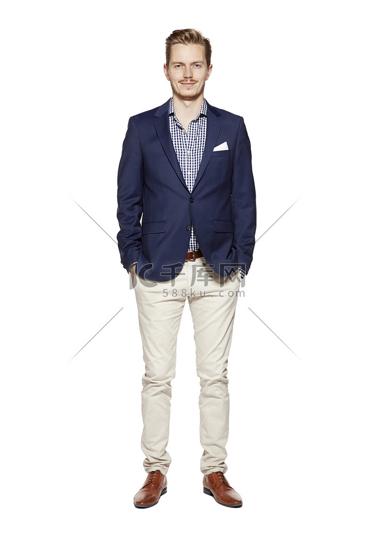 英俊的年轻人高清摄影大图-千库网