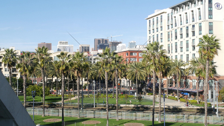 美国加利福尼亚州圣地亚哥 — 2020 年 2 月 13 日：大都市天际线、高层摩天大楼、市中心。高清摄影大图-千库网