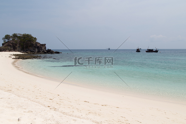 Koh Khai 美丽的海滩和清澈的海水高清摄影大图-千库网