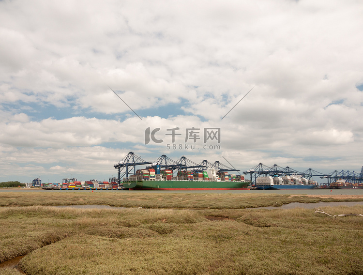 免版税图像 - blue sea structure cranes at cargo dock loading in高清摄影大图-千库网