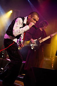 莫斯科-3 月 9 日：Razoom 乐队在马克的 OTV2 现场表演中表演高清摄影大图-千库网