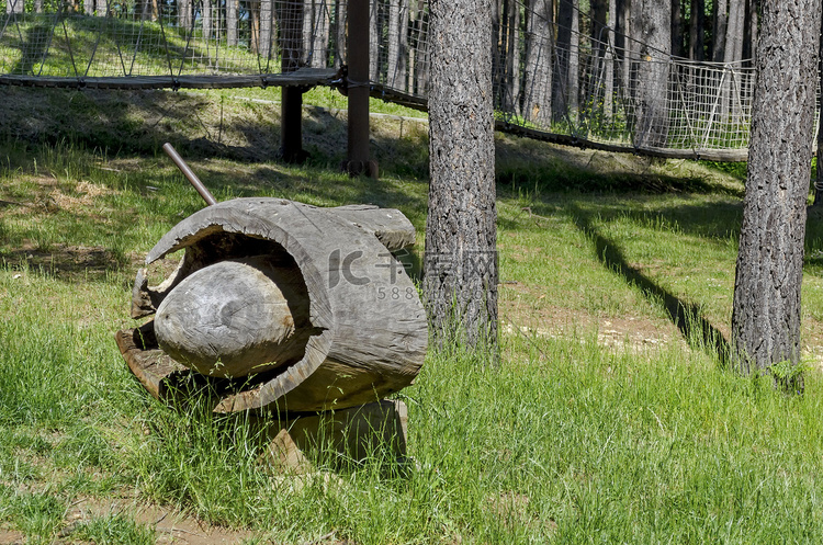 用木雕看古堡 Tsari Mali grad 的索桥高清摄影大图-千库网