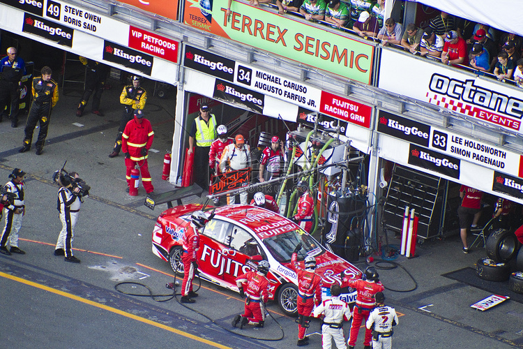 超级V-8赛车高清摄影大图-千库网