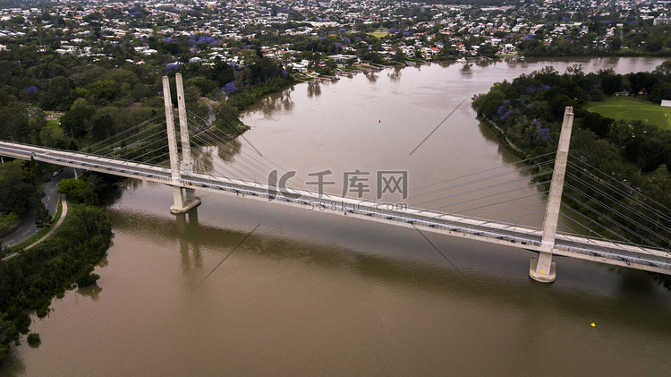 布里斯班西区的 Eleanor Schonell 大桥景观高清摄影大图-千库网