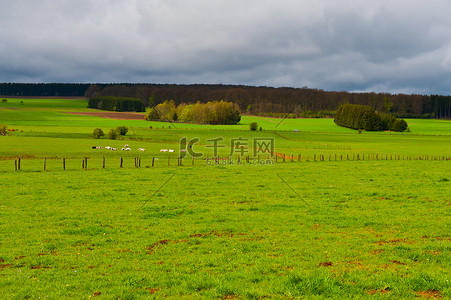 阿登的牧场高清摄影大图-千库网