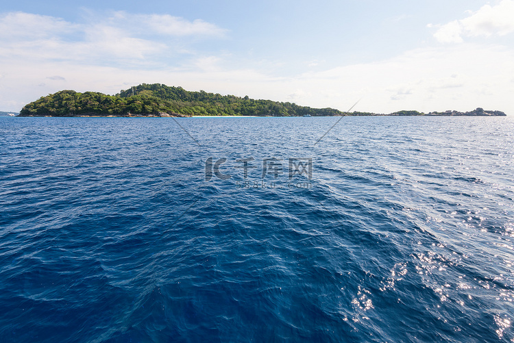 泰国 Koh Miang 的蓝天和大海高清摄影大图-千库网