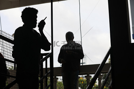 人们在工作场所高清摄影大图-千库网