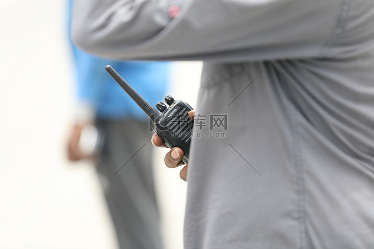 waMan 使用对讲机高清摄影大图-千库网