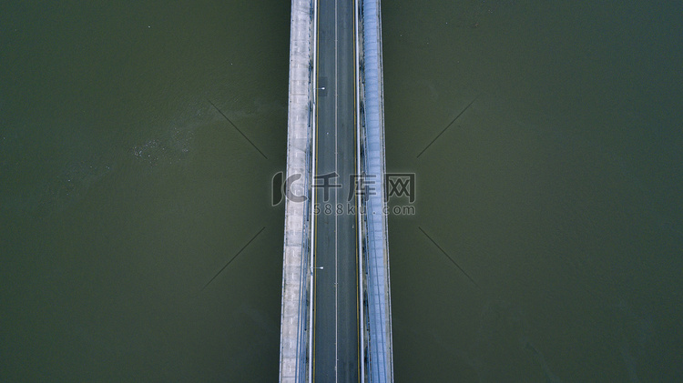 布里斯班西区的 Eleanor Schonell 大桥景观高清摄影大图-千库网