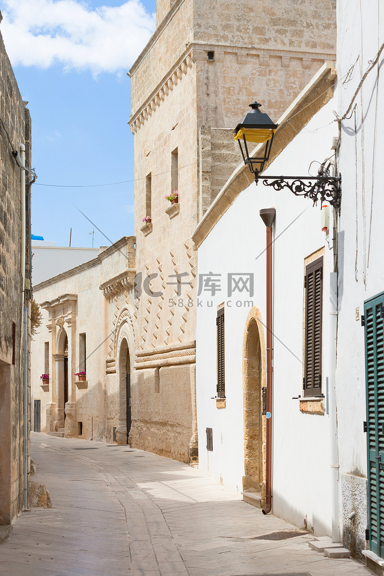 Presicce, Apulia - 穿过 Presicce 的一条古老小巷高清摄影大图-千库网
