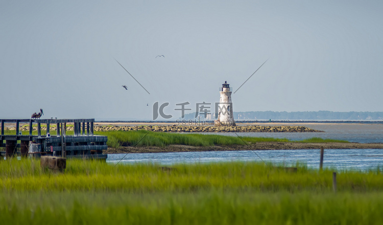 Cockspur 岛灯塔附近的水道场景高清摄影大图-千库网