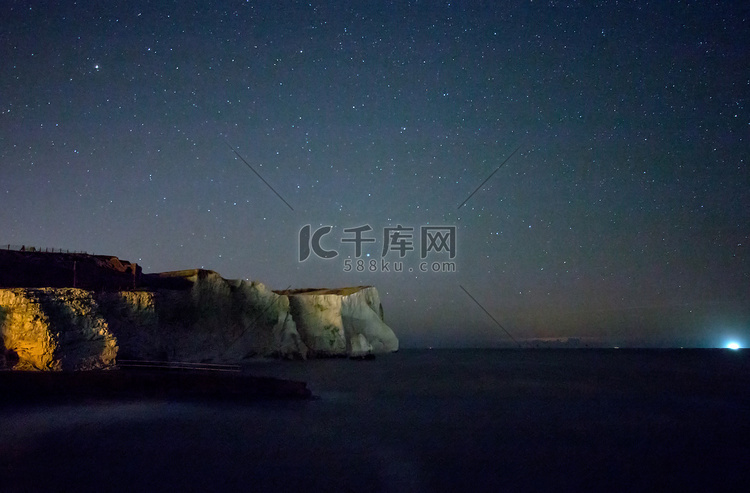 Seaford Head 和 Ferry Lights高清摄影大图-千库网