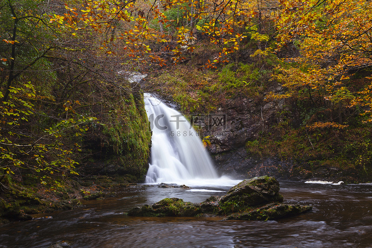 Tourmakeady 瀑布高清摄影大图-千库网
