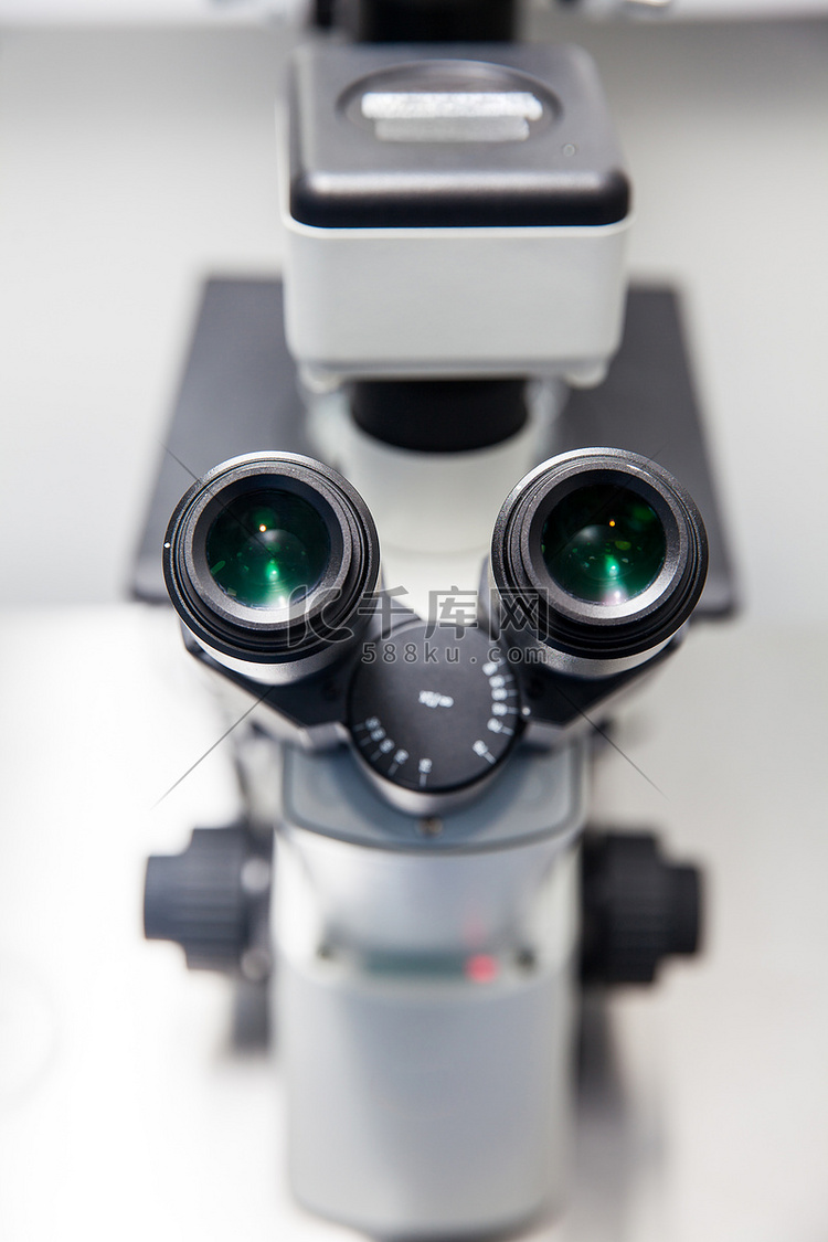 实验室立体显微镜目镜的特写高清摄影大图-千库网