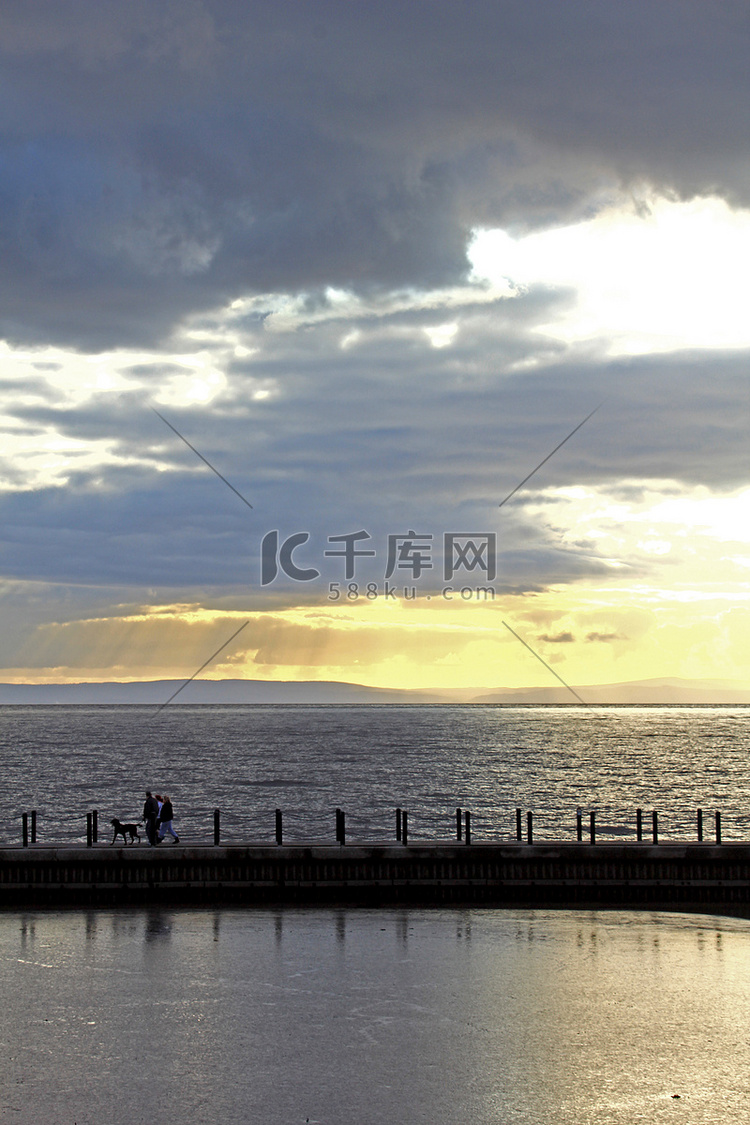 Weston Super Mare，萨默塞特郡，海边高清摄影大图-千库网