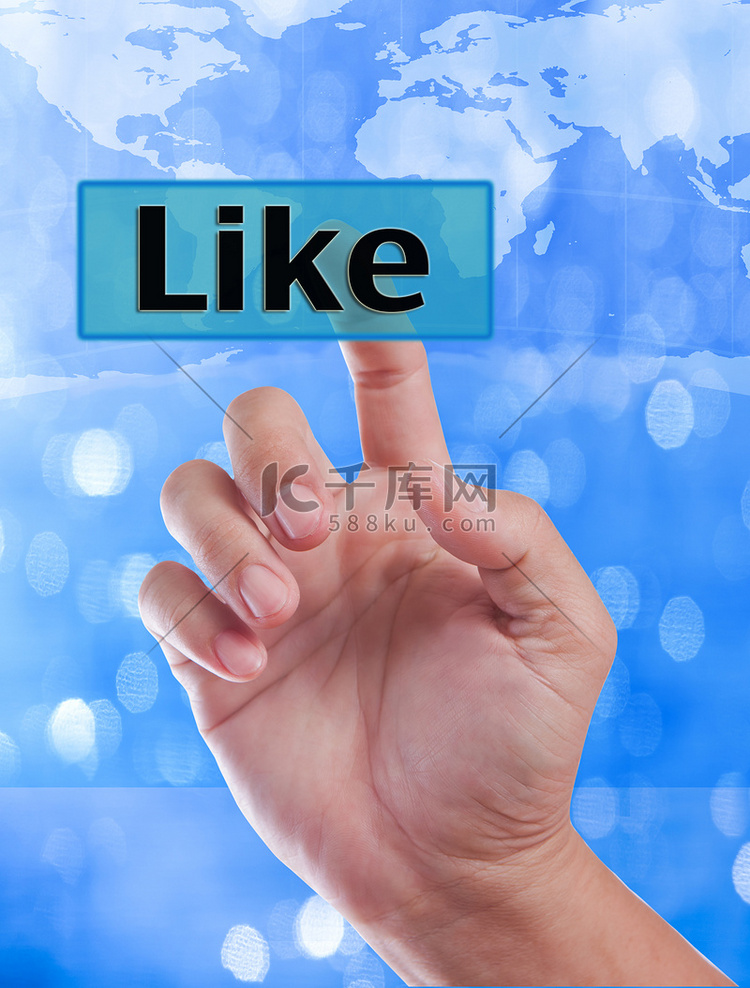 女人手按像按钮高清摄影大图-千库网
