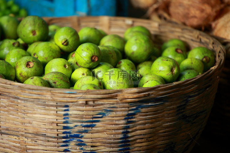 印度当地市场的各种水果高清摄影大图-千库网