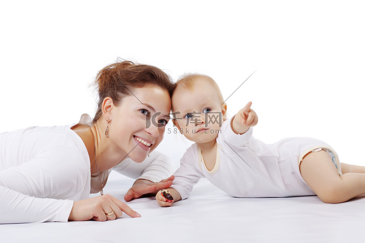 妈妈带着宝宝高清摄影大图-千库网