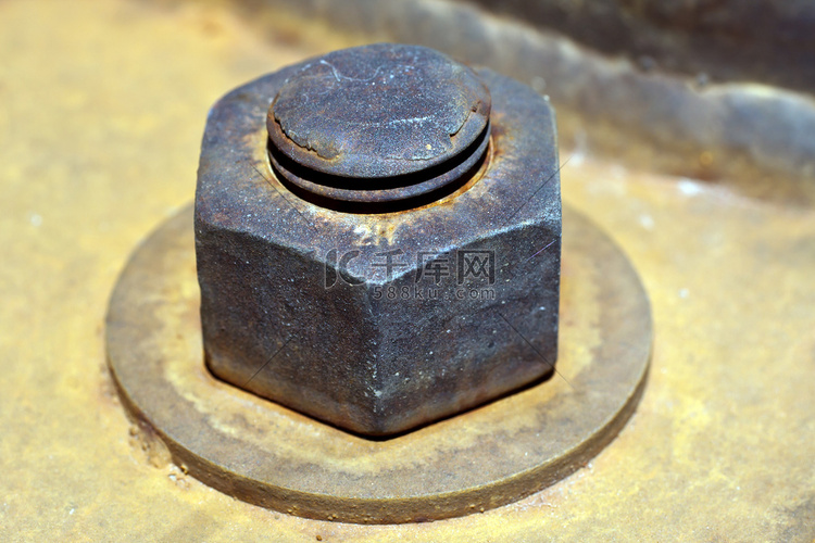 生锈的大螺栓高清摄影大图-千库网