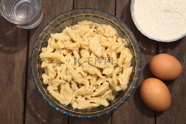 匈牙利语 Nokedli 或 Galuska高清摄影大图-千库网