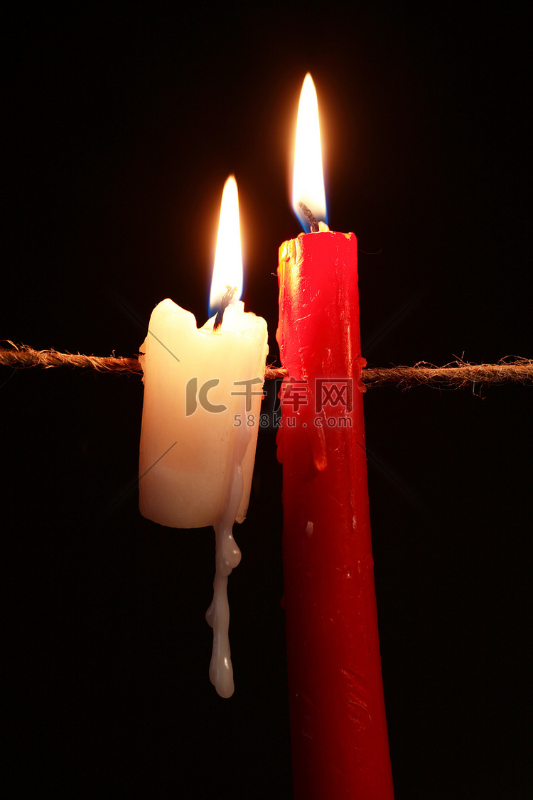 绳子上的蜡烛高清摄影大图-千库网