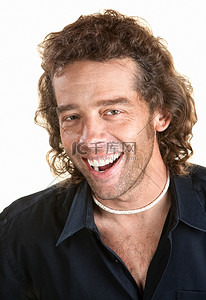单身男人笑高清摄影大图-千库网