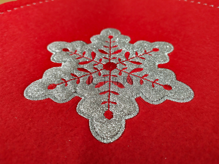 商店里的圣诞装饰品，假期出售的物品高清摄影大图-千库网