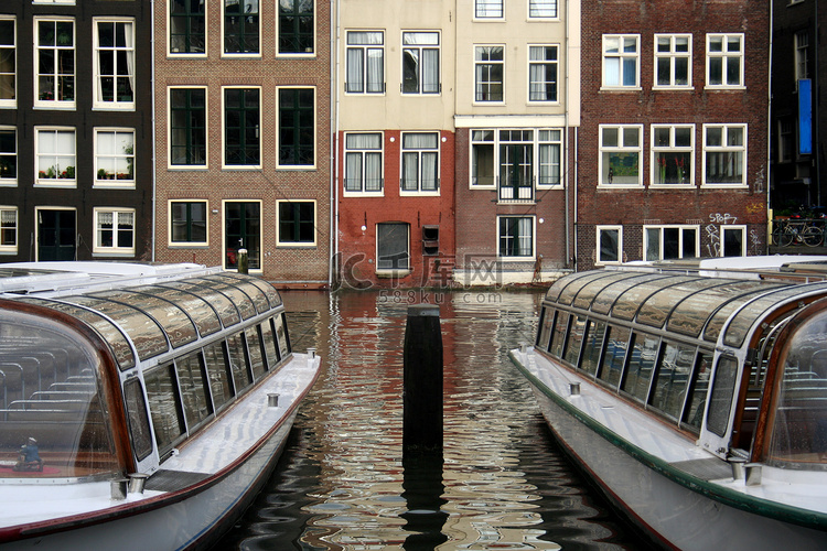 阿姆斯特丹的游船高清摄影大图-千库网