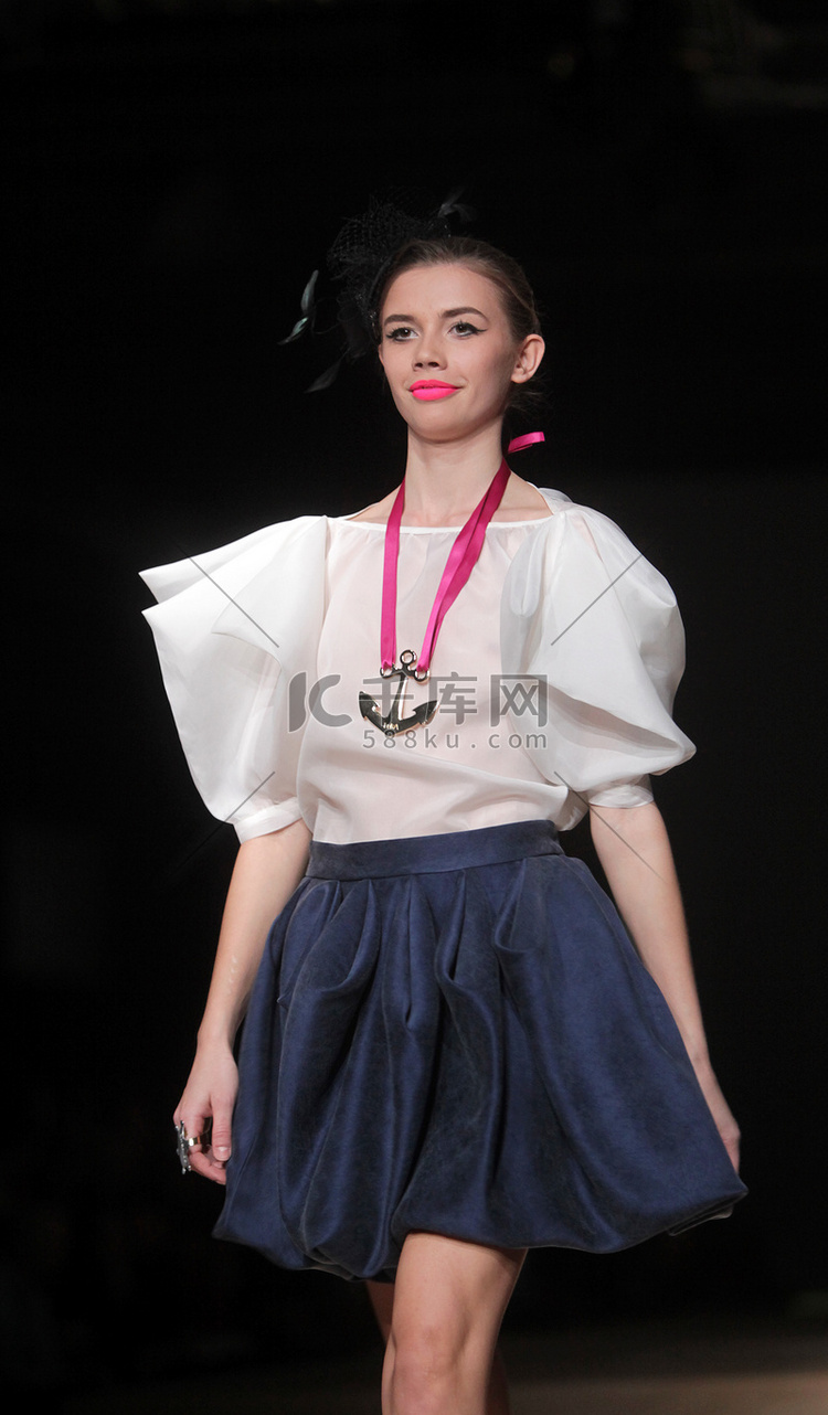 时装秀高清摄影大图-千库网