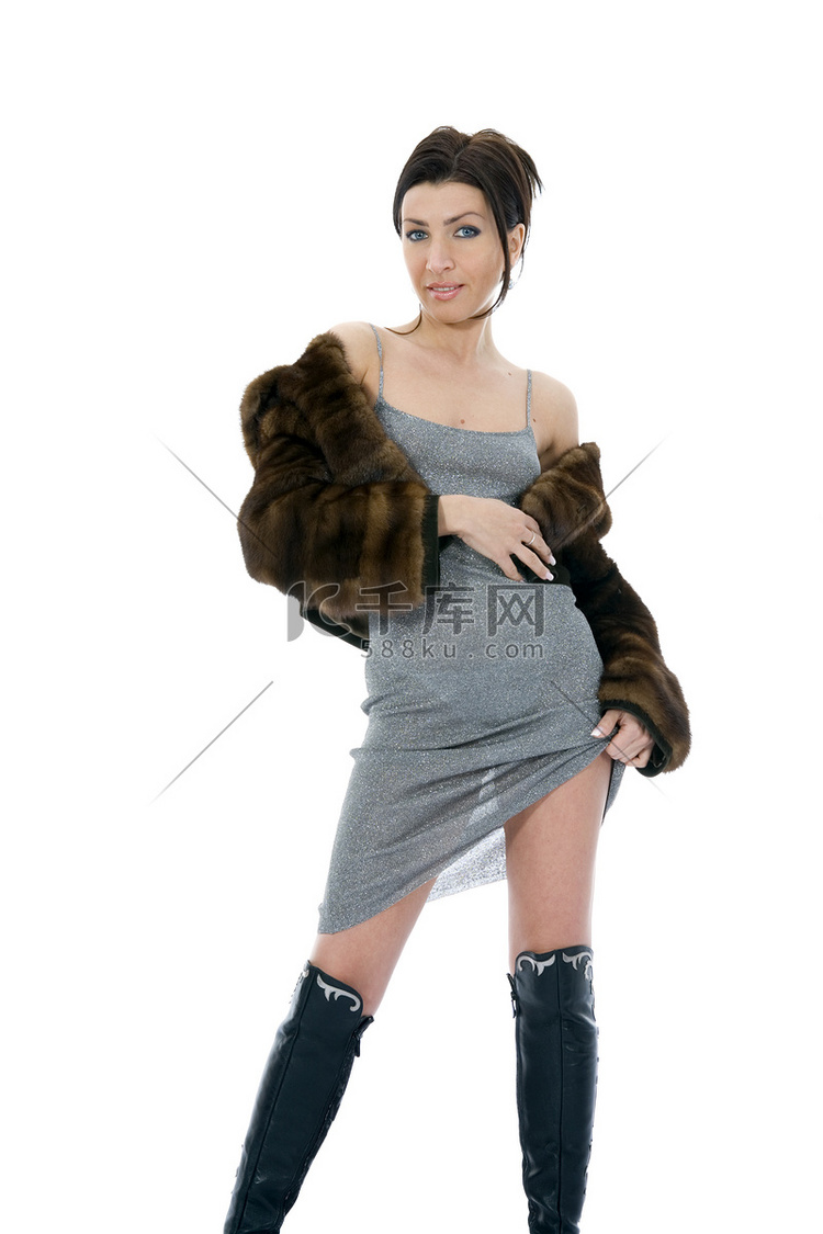 穿着晚礼服的黑发女郎的肖像高清摄影大图-千库网