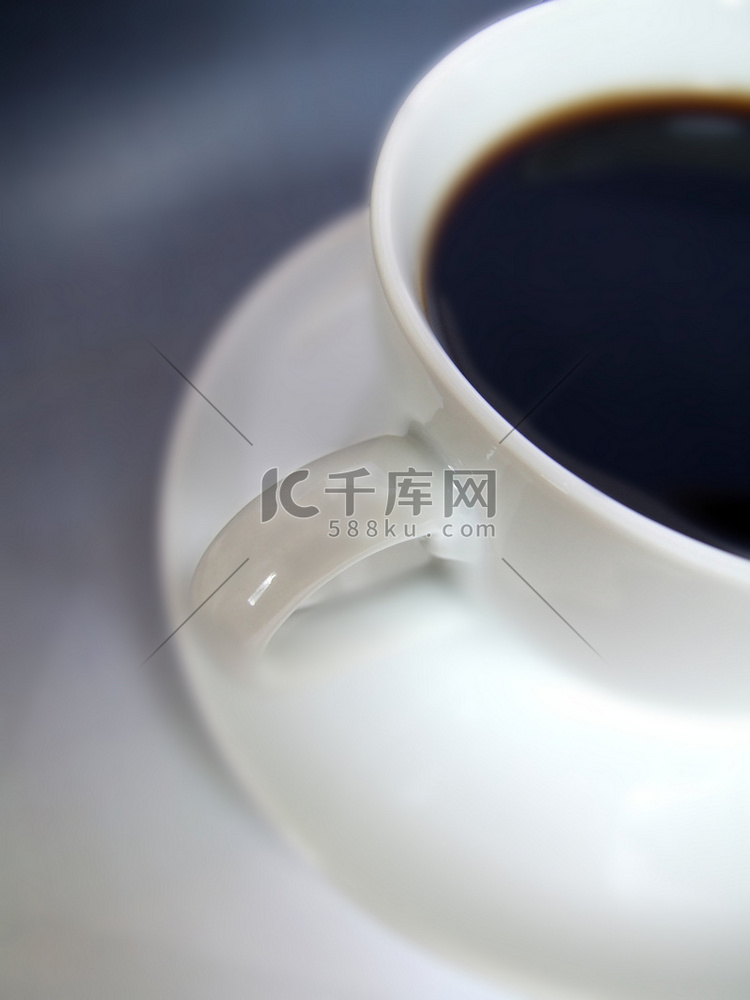 白色杯子里的黑咖啡高清摄影大图-千库网