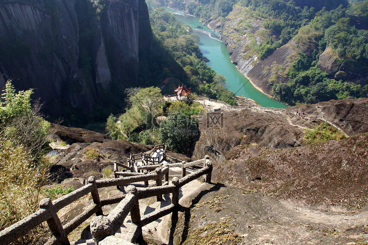 Canyon in Wuyishan Mountain, Fujian province, China高清摄影大图-千库网